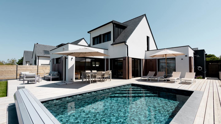 Nouveauté : Villa Avec Piscine Et Grande Terrasse - Santec