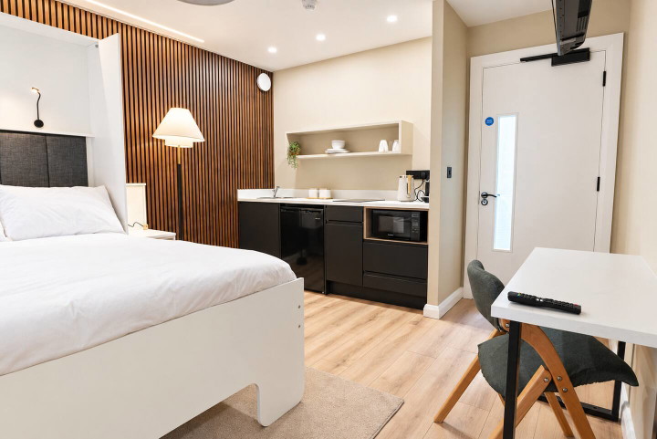 Modern Boutique Studio | Premium Shower + Wifi - Westport, Ireland