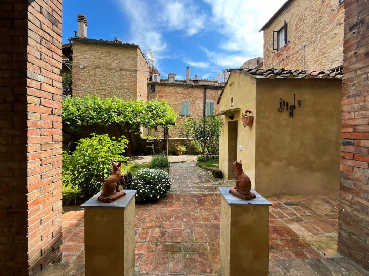Il Cantuccio Di Vittorio In The Center Of Volterra - Volterra