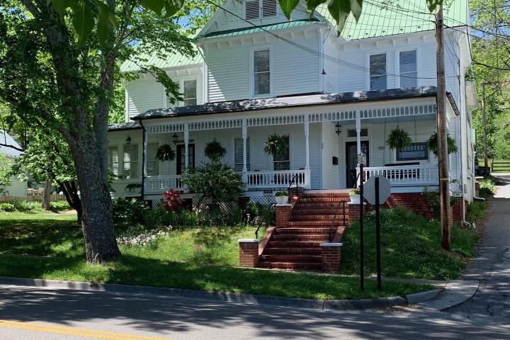 In The Heart Of Downtown - Quaint & Comfy. - Abingdon, VA