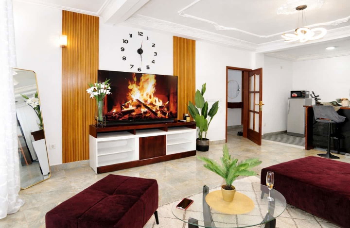 Elegant 2-bedroom Apartment In The Heart Of Bastos - Cameroon