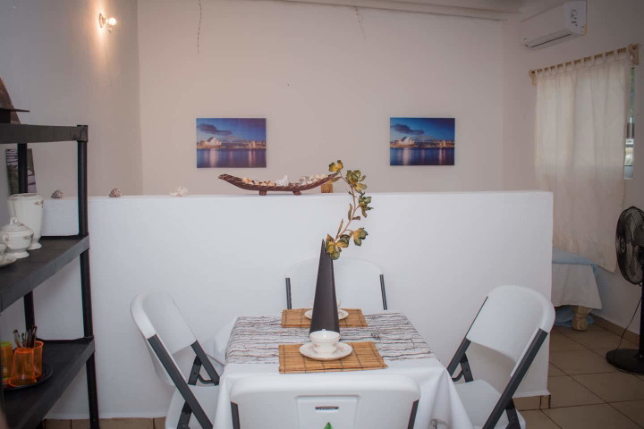 Pino Relax Centro, 4 Blocks From The Beach - Zihuatanejo
