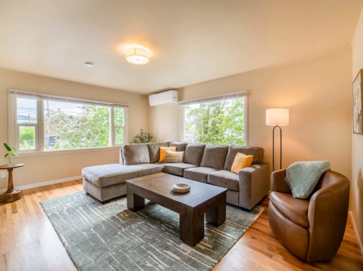 Modern Apartment In Prime Location - Mount Vernon, WA