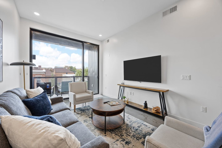 Luxury Condo Downtown Iowa City - Iowa City, IA
