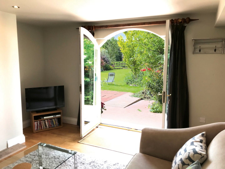 The Cottage With Hot Tub At Linden Farm House - United Kingdom