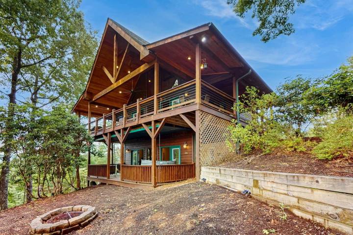 Cozy Mountain Cabin, Hot Tub, Fire Pit, Views - Murphy, NC