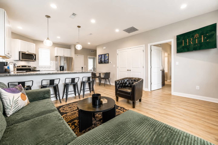 Irie Living-modern Kg 2bd+gym+pool, New! - Zionsville, IN