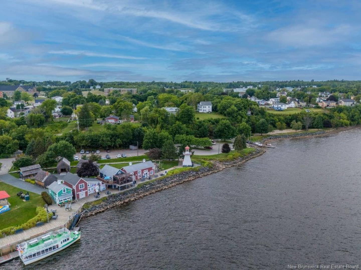 Découvrez Le Centre Historique De Miramichi Au Bord De L'eau - Nouveau-Brunswick