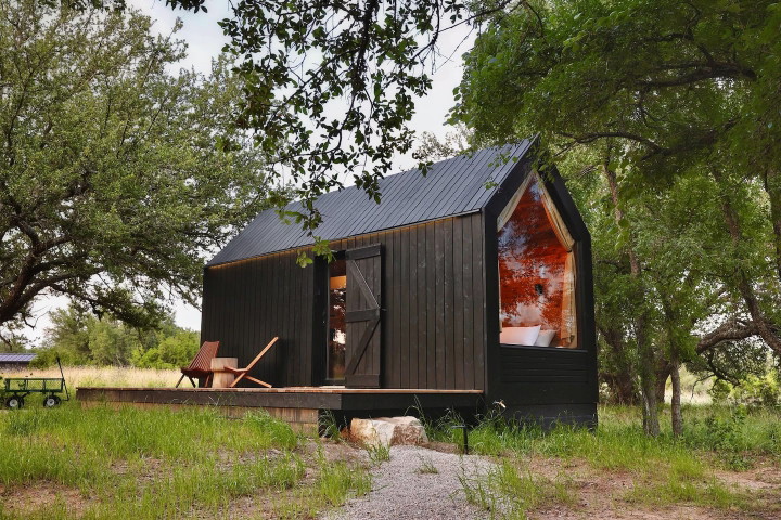 Modern Cabin  Wood-burning Winter Hot Tub - Lake Travis, TX