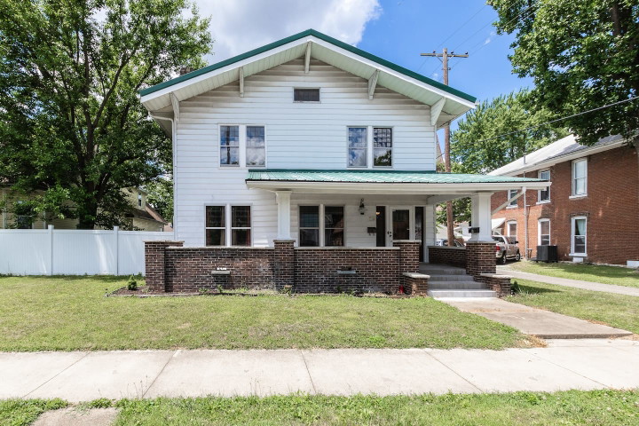 Historic Downtown Home - Columbus, IN