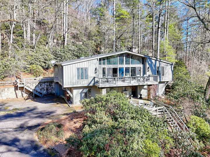 Hot Tub*falling Waters Highlands *Waterfall Views - Highlands, NC