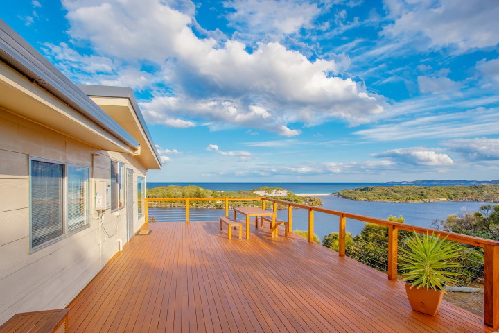 Breathtaking Views Of The Taylor Inlet - Albany