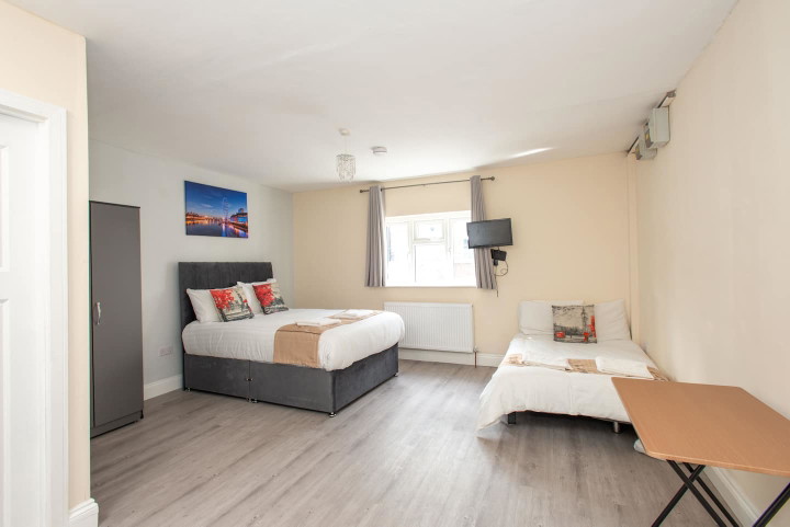 Orpington Studio - Zone 6 - Sevenoaks