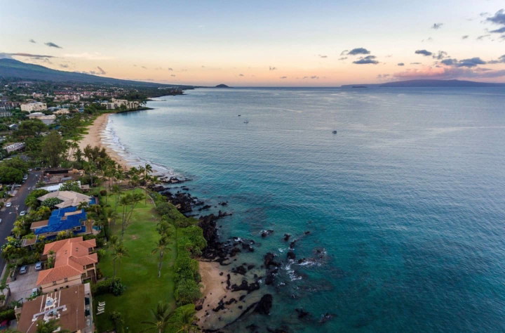 Newly Remodeled Modern Maui Condo Across The Beach. - Maui, HI