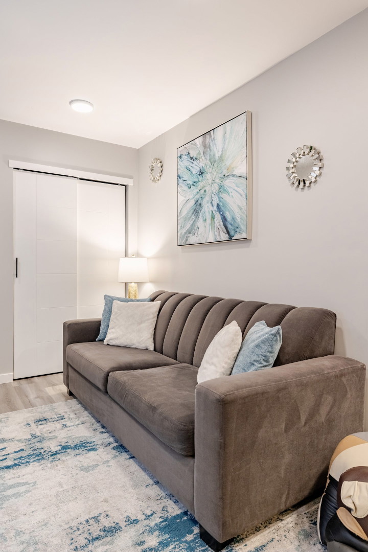 1-bedroom Private Entry Suite - Maple Ridge