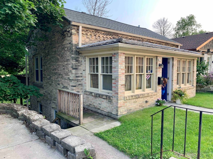 Comfort, Space, And Ideal Location = A Grand Time On Grand! - Cedarburg, WI