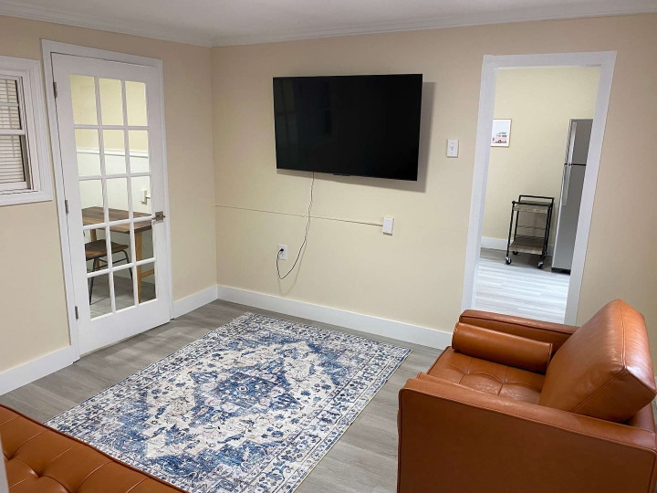 Beach Apt #20 - Large Newly Renovated Top Floor - Belmar, NJ