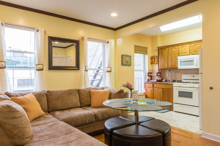 Cozy 2bd Apt Close To Subway - Brooklyn, NY