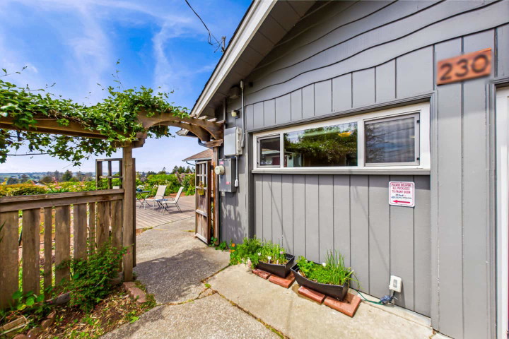 Baxter's Bayview Guest House Near Cal Poly - Arcata, CA