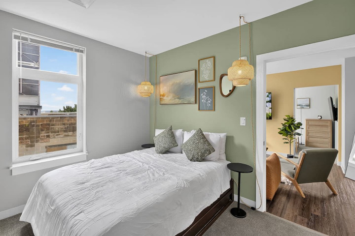 The Walker : Artistic  Eclectic  Cozy  W/d - Newton, MA