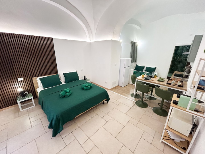 Vasami 3 Appartements Avec 10 Lits Dans Le Centre - Bari