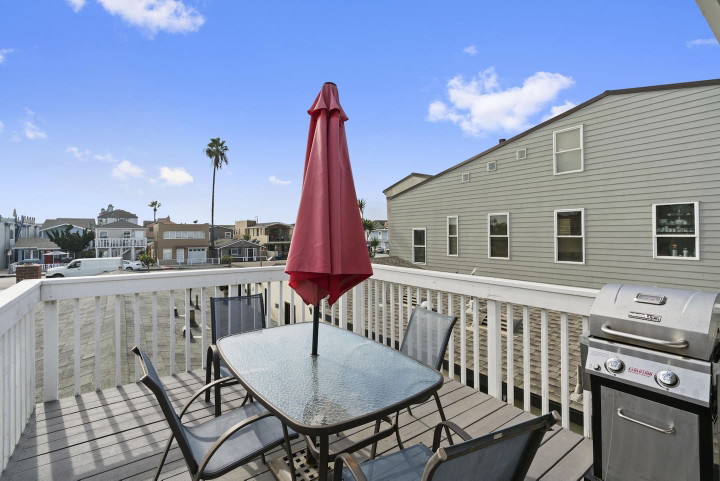 Rear Upper Studio W/ Sun Deck | Steps From Beach - Costa Mesa, CA