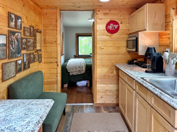 Josie's Tiny Home(b)/riverfront, Sauna, Gym, Bbq - Leavenworth, WA