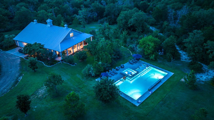 Casa Tres Hermanas | Pool + Hot Tub + Fire Pit + Grill - Round Top, TX