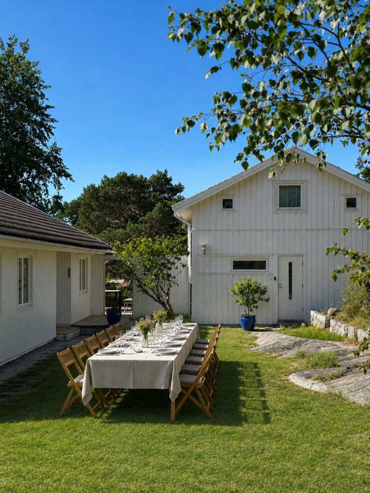 To Hus På Tun, 300 Meter Til Sjø - Strömstad