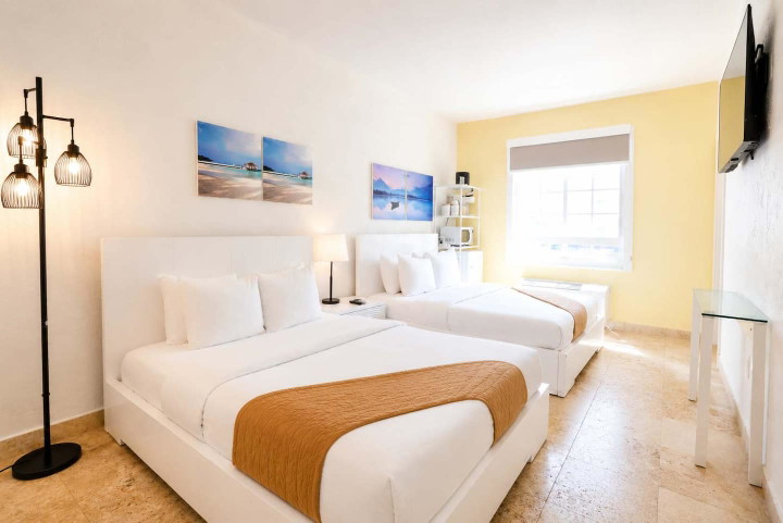 Ocean Drive Suite South Beach Family Pet Friendly - South Beach, FL