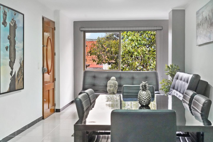 A/c In Each Room/ La 70 2 Br Refurbished Comfy Apt - Medellín