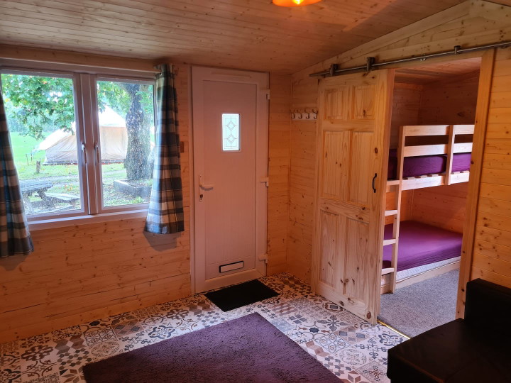 Cabin 13 Family's And Couples Only, No Groups - Southampton