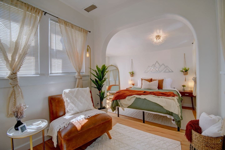 Radiant Historic Downtown Home | Beautiful Walk - Albuquerque, NM