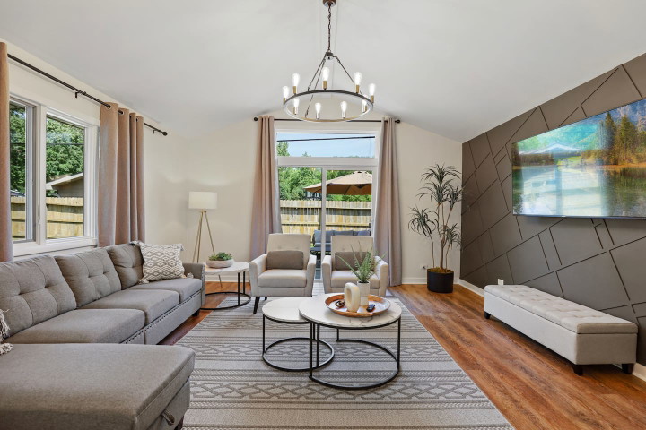 Grand Retreat/5brs/game Room - Wheaton, IL
