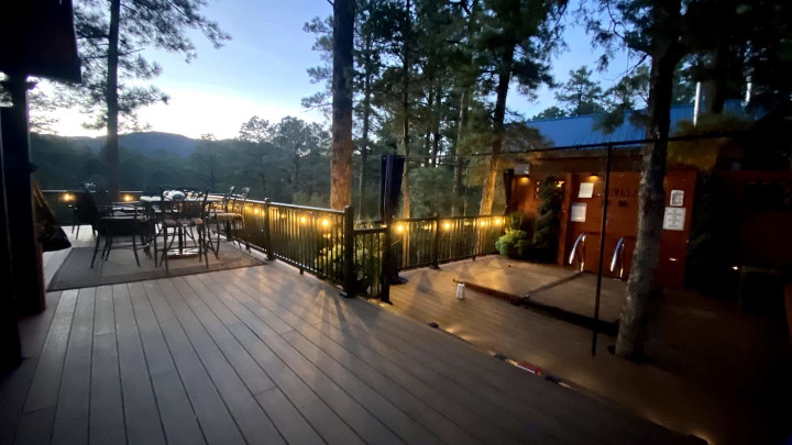 Mo's Cabin -