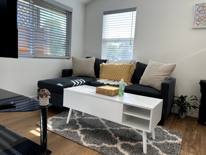 *Couples Getaway* Modern Studio W/ Private Entry - San Jose, CA