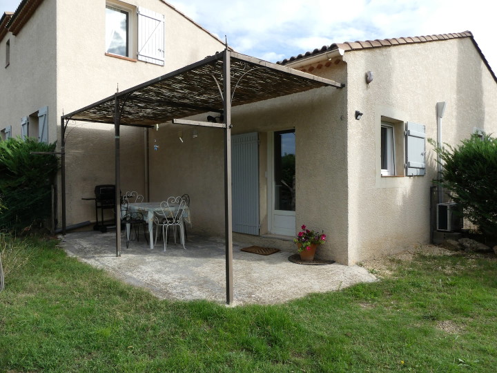 Maisonnette En Campagne Provençale - Mallemort