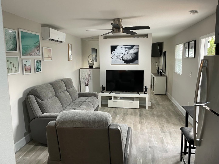 Modern Retreat W/privacy-parking - Florida
