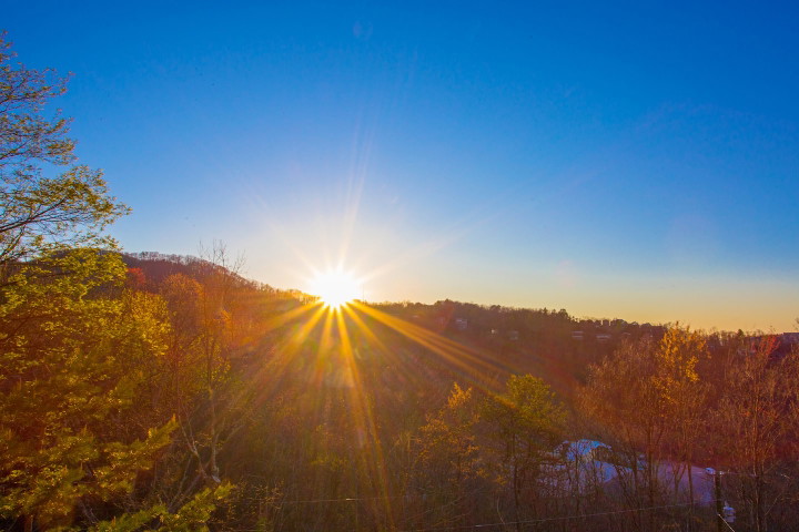 Gatlinburg Views & City Lights: Secluded Chalet Near Ober, Hot Tub, Pool Table - Tennessee