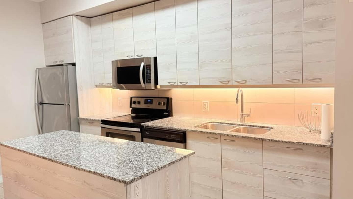 Furnished 1bed 1den Condo Near Waterloo University - Waterloo, Canadá