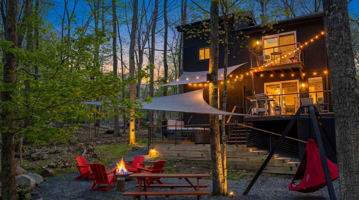 Somerset Lodge In The Woods By Creek W/hottub - East Stroudsburg, PA