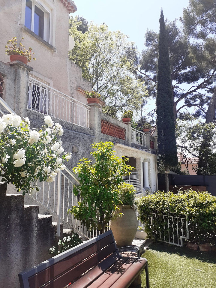 T2 Dans Une Villa Avec Terrasse Et Piscine - Ollioules