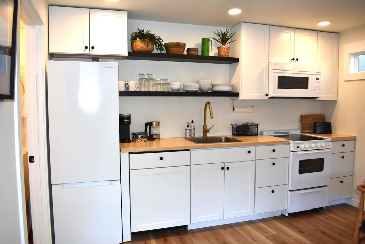 Beautiful Guesthouse 1 Bed/1 Bath, Dog Friendly - Olympia, WA