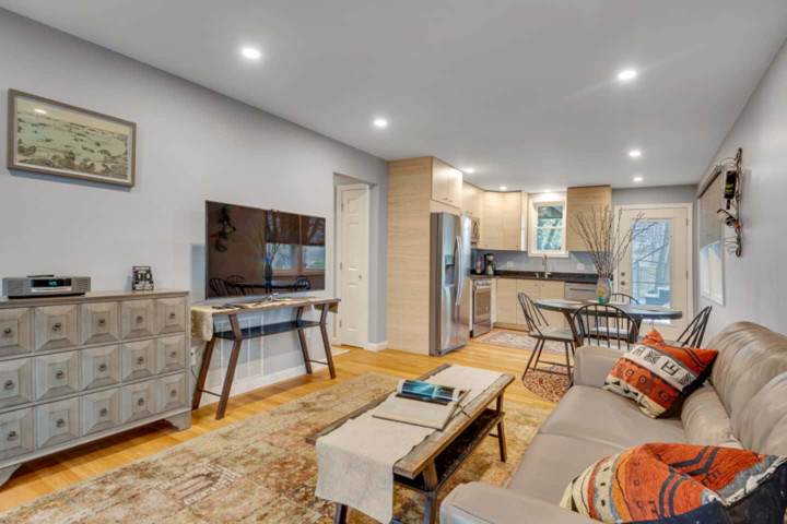 2br Dog-friendly Apt In 2-fam Home - Comfy Retreat - Newton, MA
