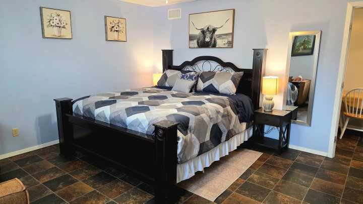 Private Mil Suite W/ King Bed & Full Kitchen - Abilene, TX