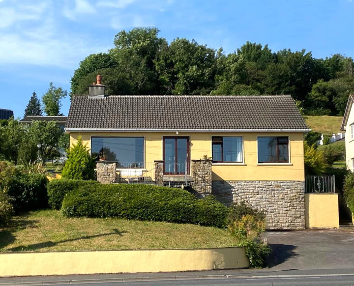 Spacious | King Beds | Projector | Stove | Central - Donegal