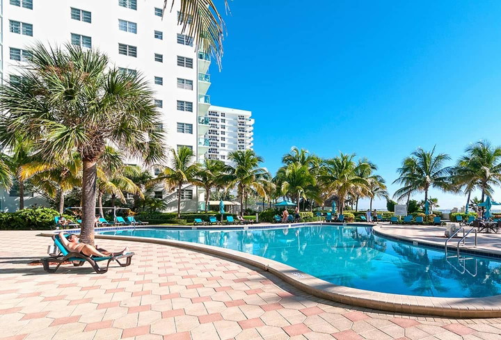 Oceanfront | Hollywood, 10th Floor + Pool - Aventura