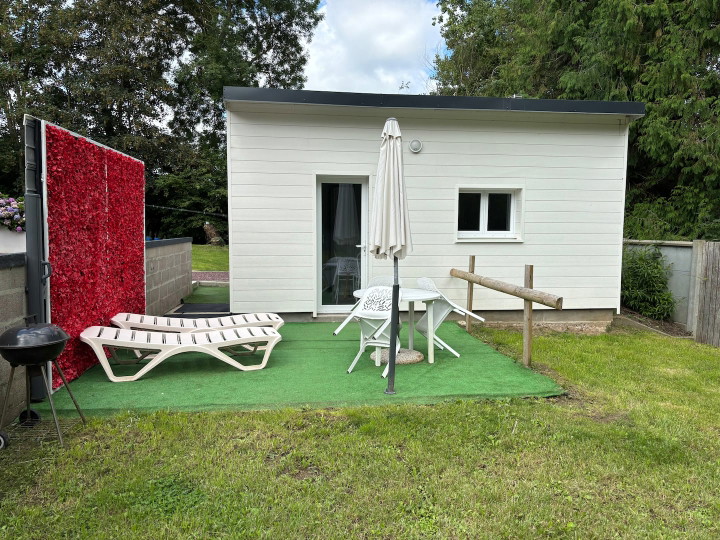 Maisonnette Avec Petite Terrasse Cour Commune - Carentan