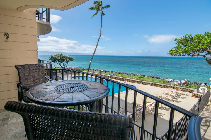 Private Oceanfront Lanai With Front Row Sea Views - Maui, HI