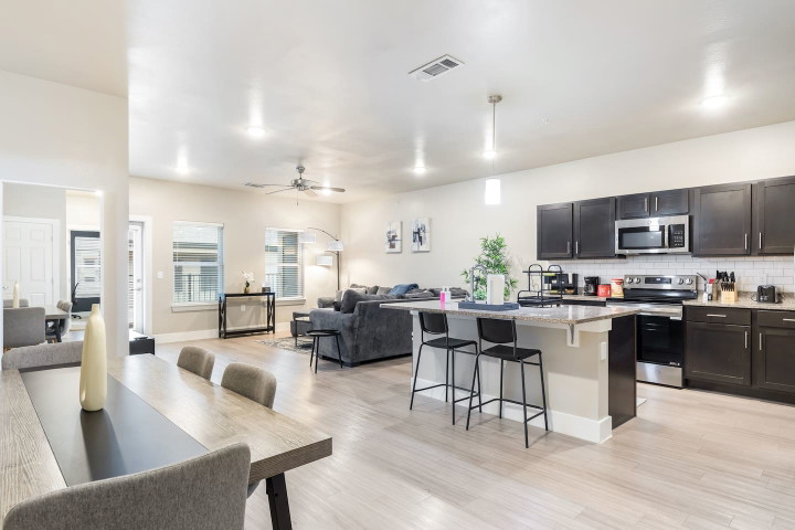 Grand Prairie 2br | Ikea, Epic Waters, Bass Pro1 - Grand Prairie, TX